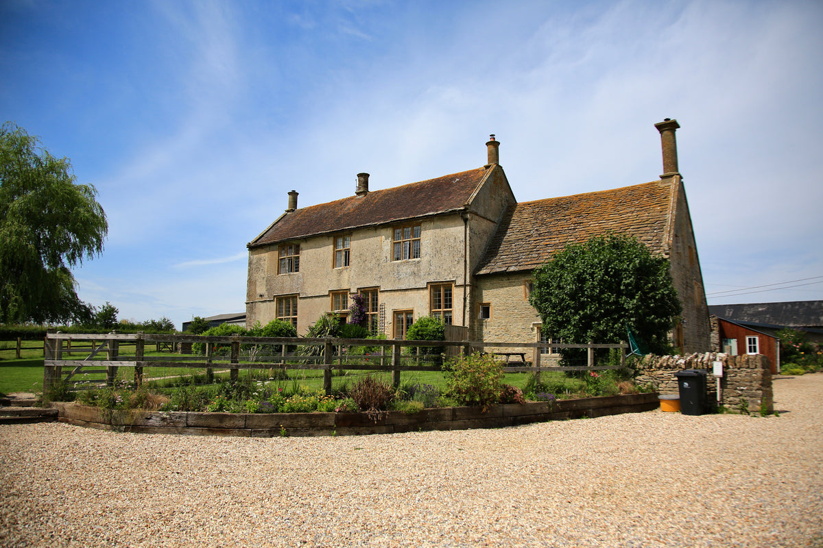 The Farmhouse – Round Chimneys Farm